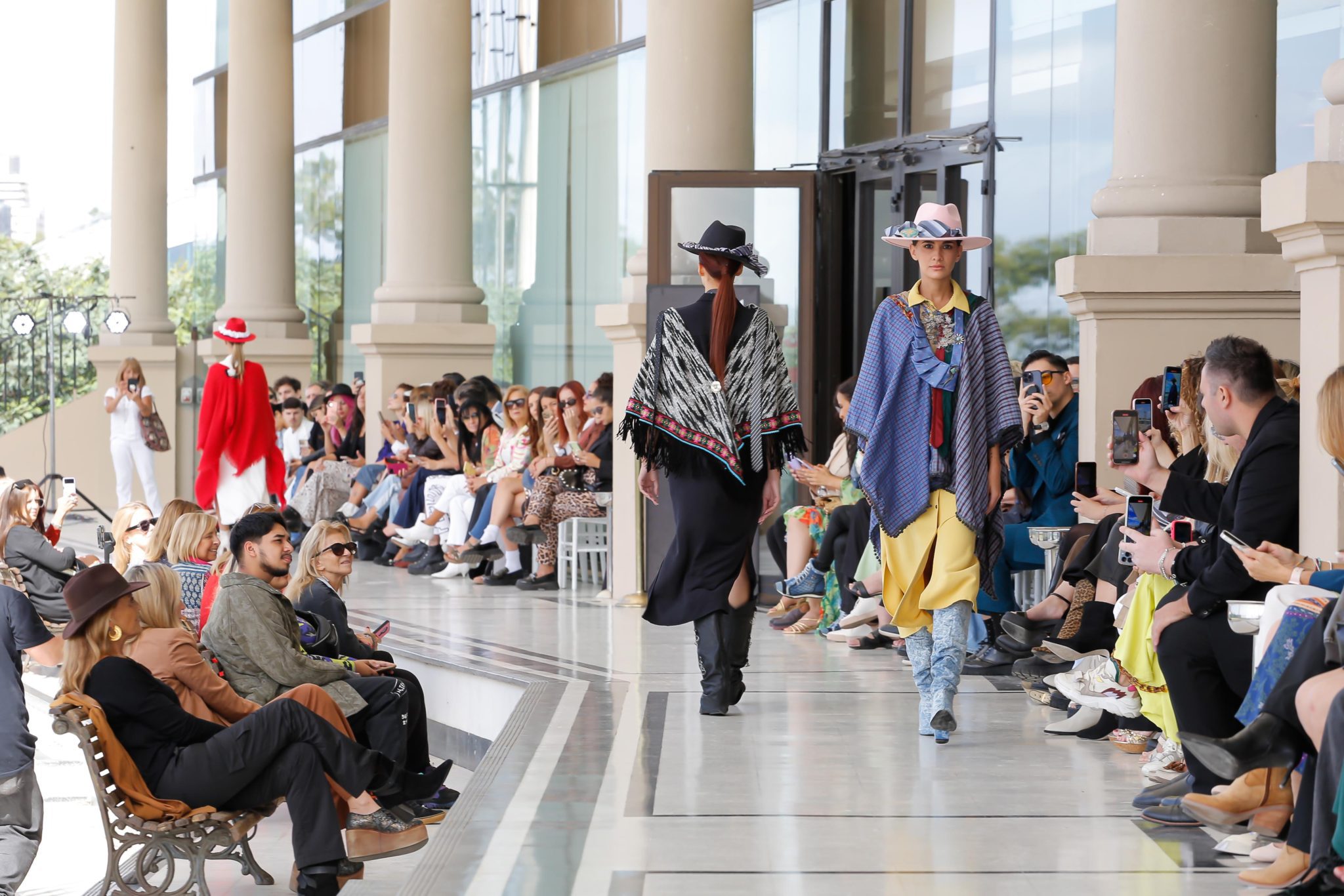 DESFILE SUSTENTABLE DE AMSOAR - LAS ROSAS