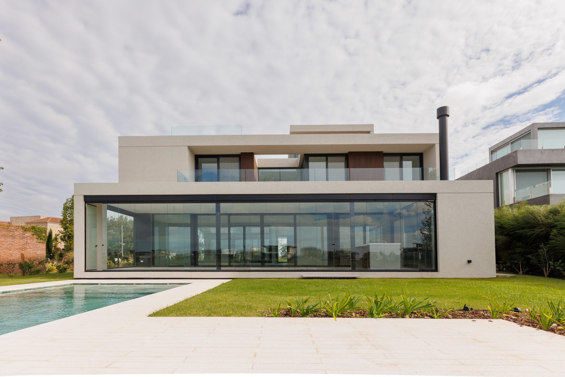 TOLDER RESUELVE LA AMPLITUD DE LOS AMBIENTES EN CASA PARA CUANDO CAMBIA ...