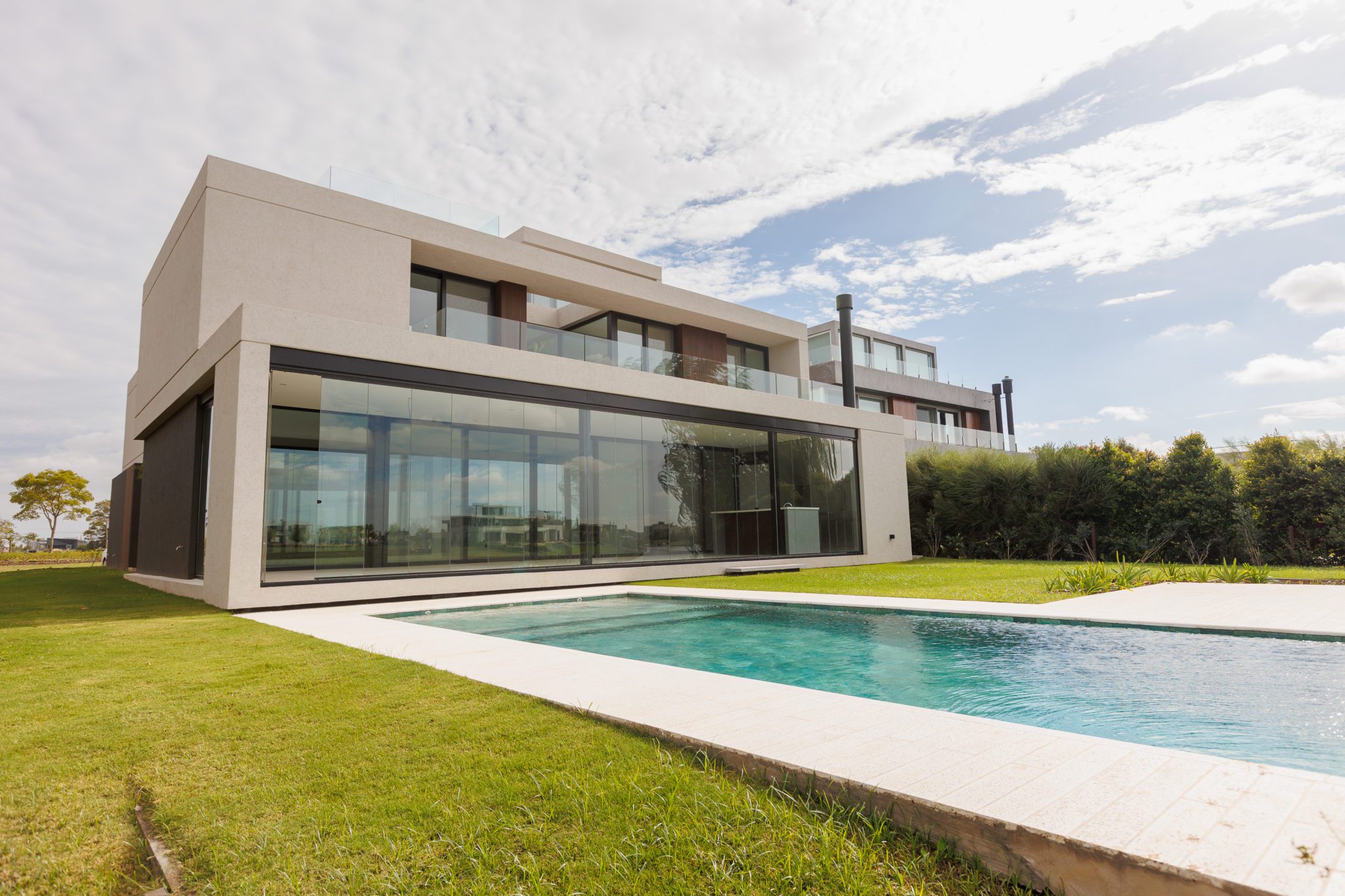 TOLDER RESUELVE LA AMPLITUD DE LOS AMBIENTES EN CASA PARA CUANDO CAMBIA ...