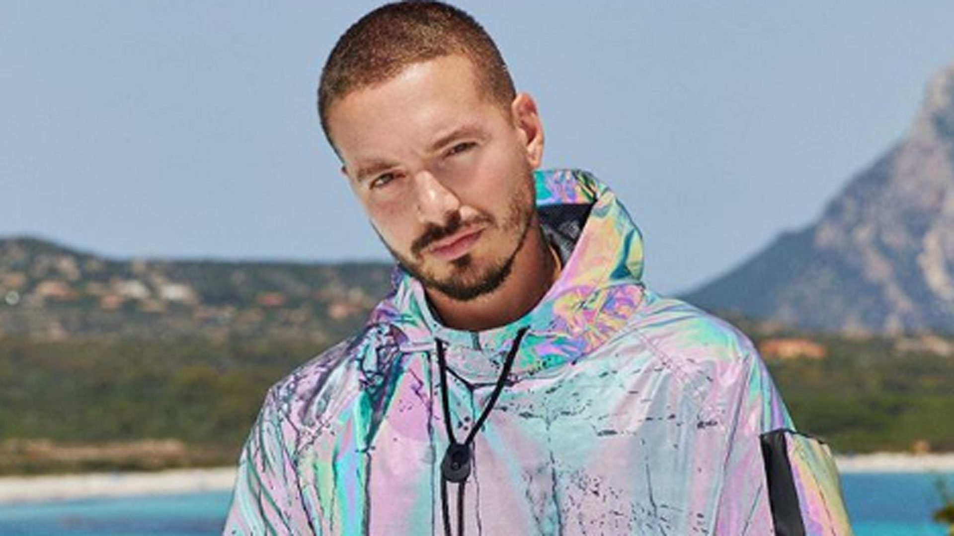 J BALVIN LE DEDICÓ UNA CANCIÓN A RIO POR SU PRIMER CUMPLEAÑOS - LAS ROSAS