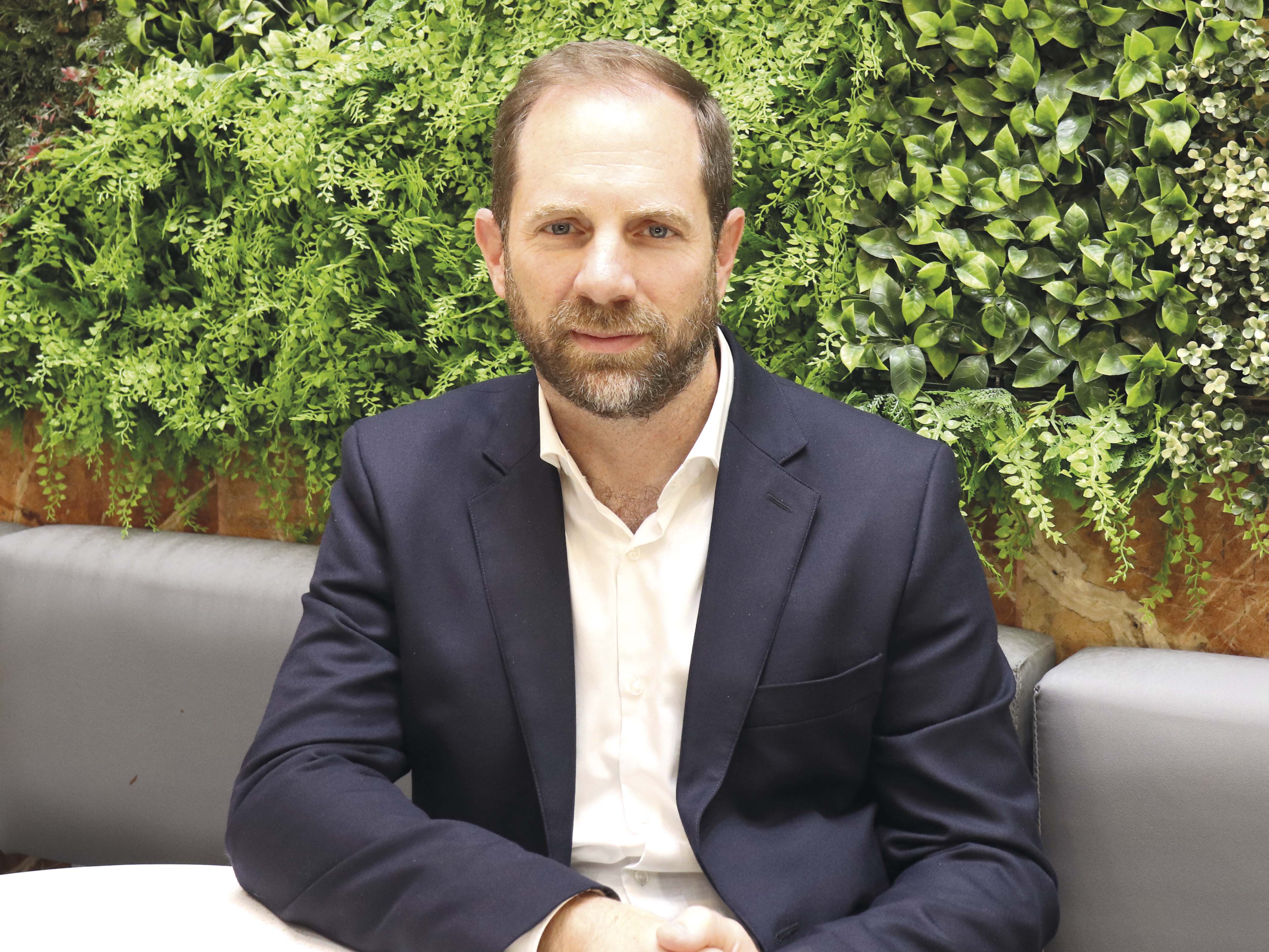 PABLO DE MARCO: UNA MENTE QUE EXPANDE FRONTERAS - LAS ROSAS