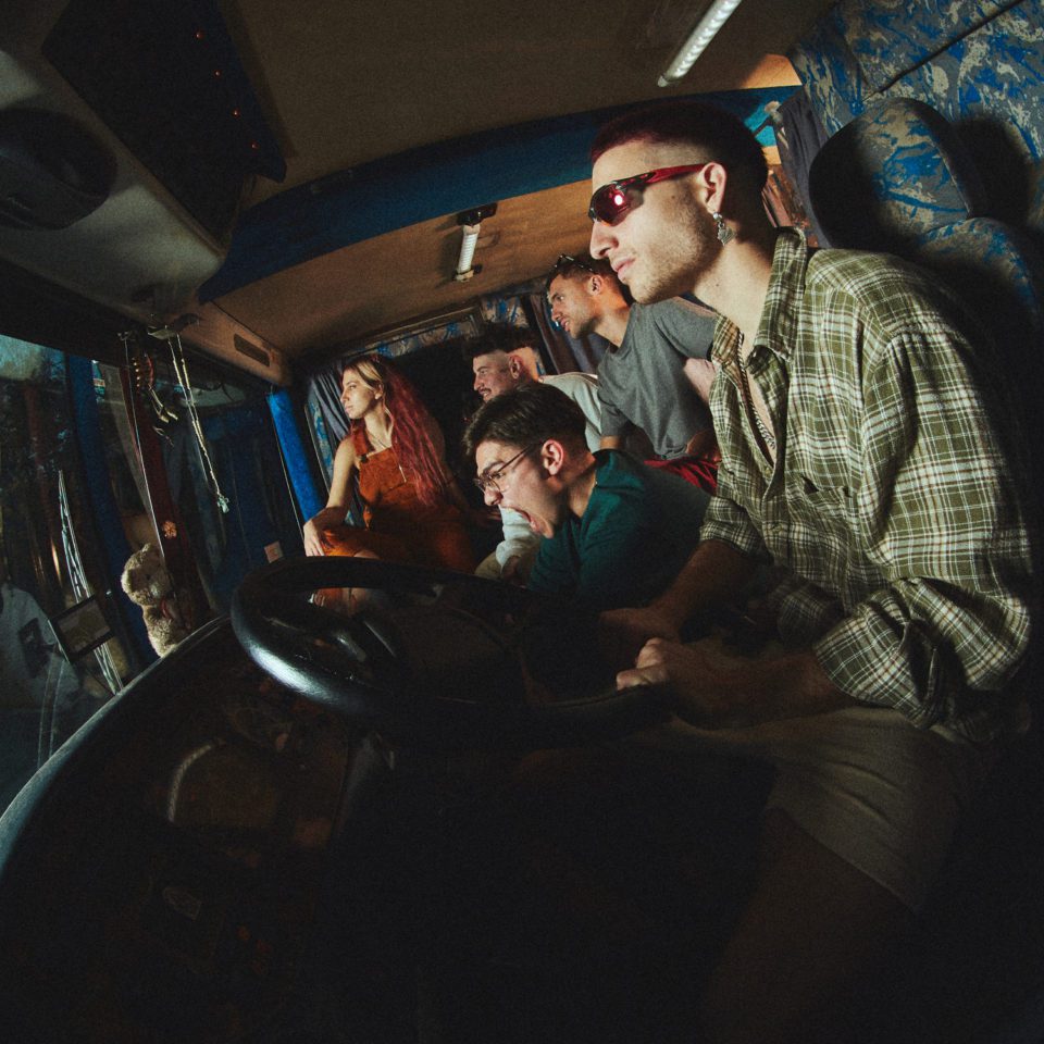 WOS ESTRENA PUAJ UNA SESIÓN EN LA QUE ESCUPE SU SUBJETIVIDAD - LAS ROSAS