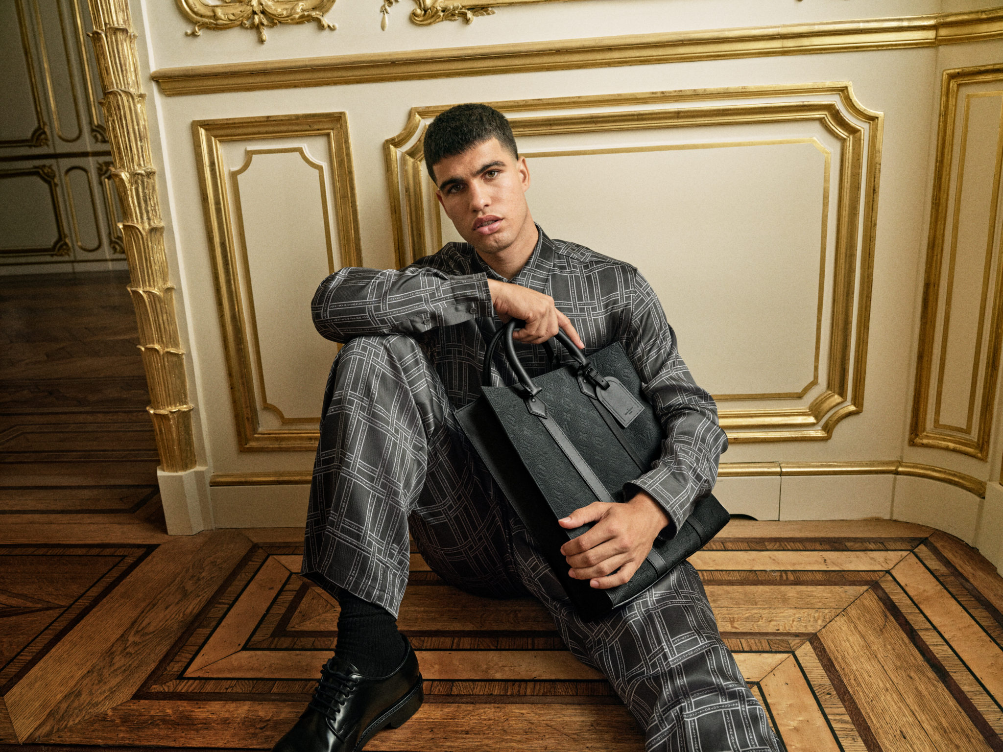 CARLOS ALCARAZ PROTAGONIZA LA NUEVA CAMPAÑA DE ROPA FORMAL MASCULINA ...