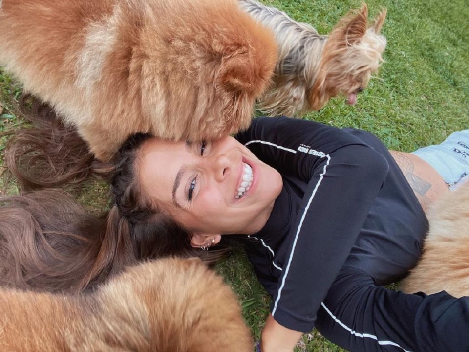 GREEICY PRESENTÓ A SU PERRO RECIÉN NACIDO - LAS ROSAS