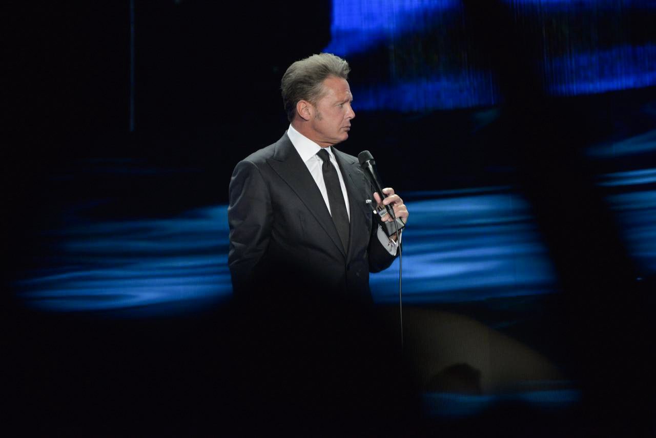 LUIS MIGUEL SE PRESENTÓ EN CÓRDOBA - LAS ROSAS